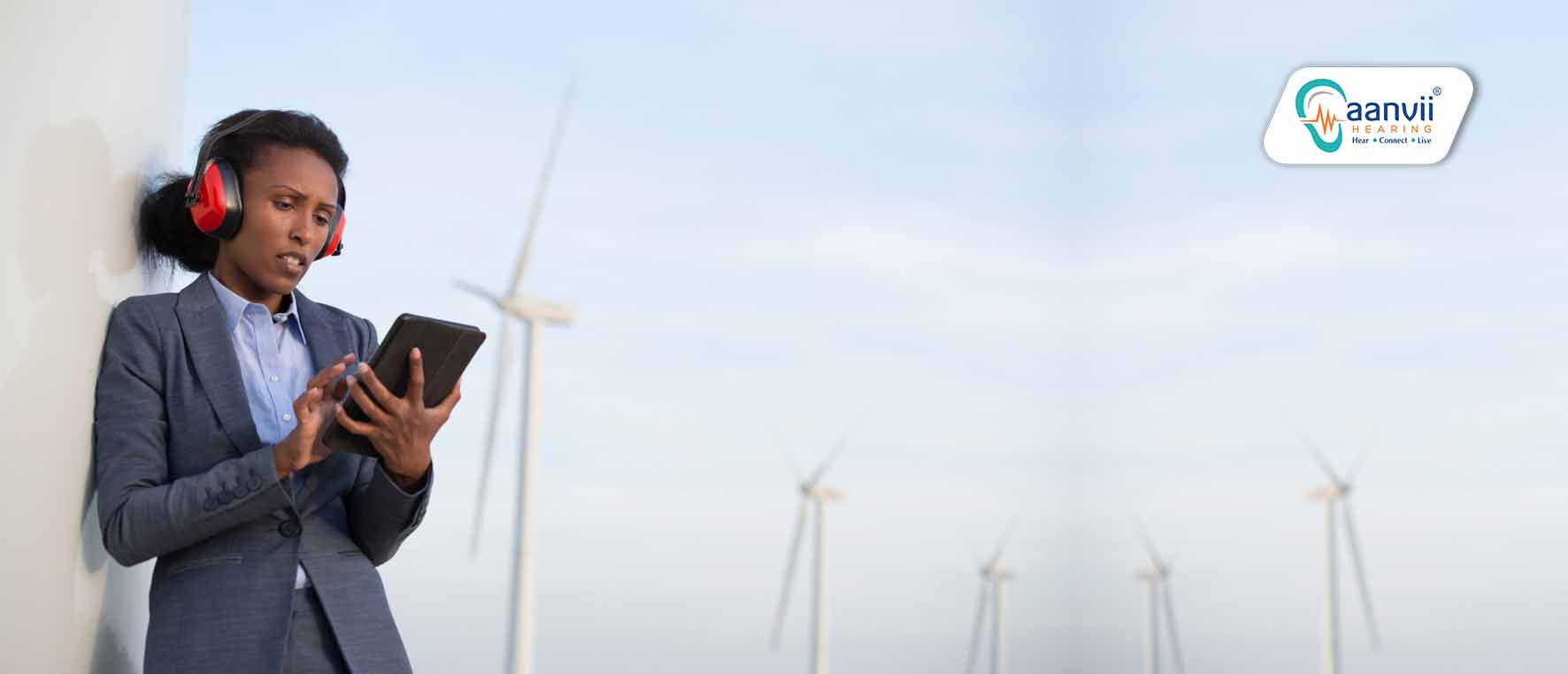 How Do Hearing Aids Adapt to Different Listening Environments? | Aanvii ...